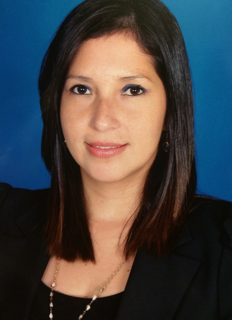 ISIS CAROLINA MEDRANO BONILLA - Cámara Salvadoreña de Bienes Raíces